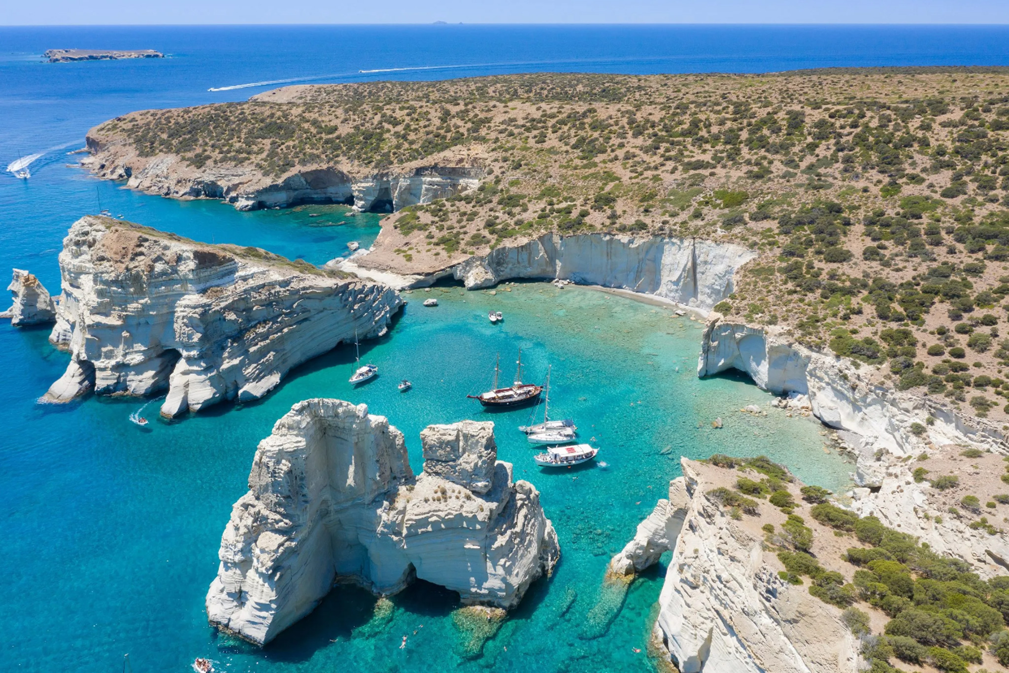 4–5 Days in Milos Island – Your Ideal Greek Getaway | Viveina